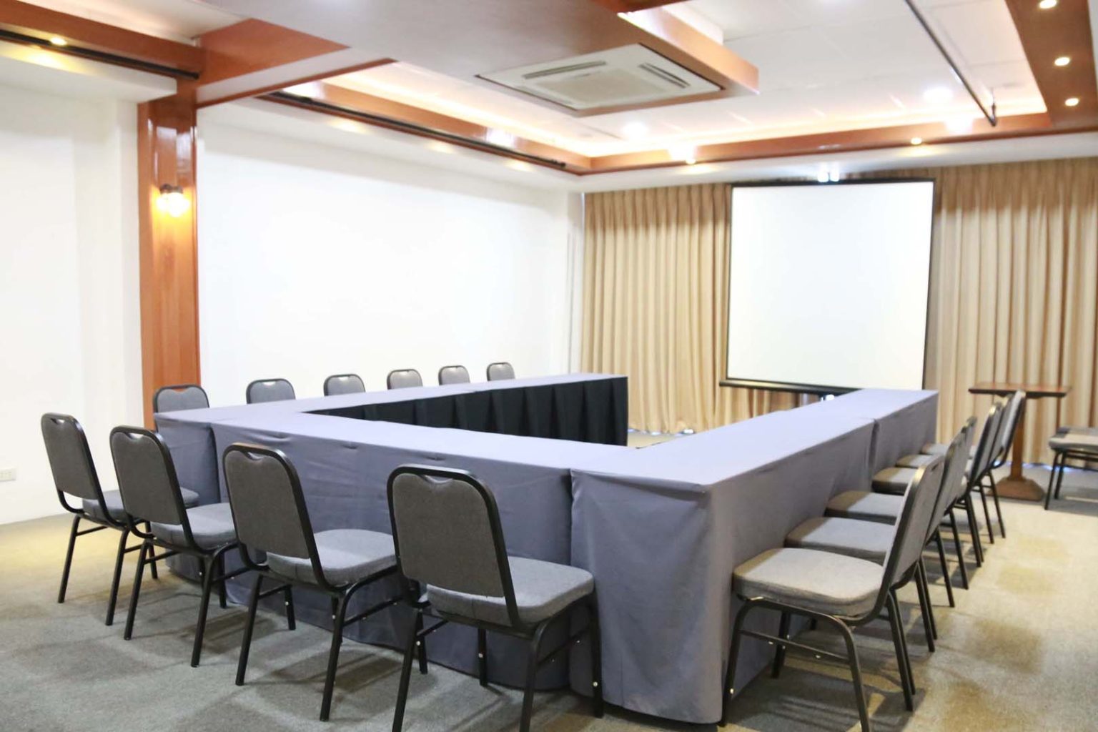 Function Rooms – Travelbee BIG Hotel